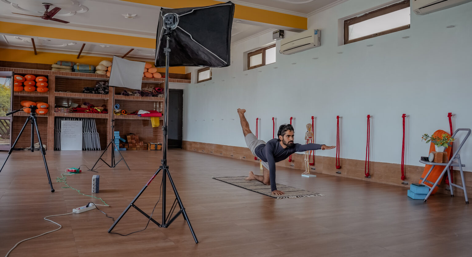 10 Teaching Tips For Yoga Teachers | World Peace Yoga School